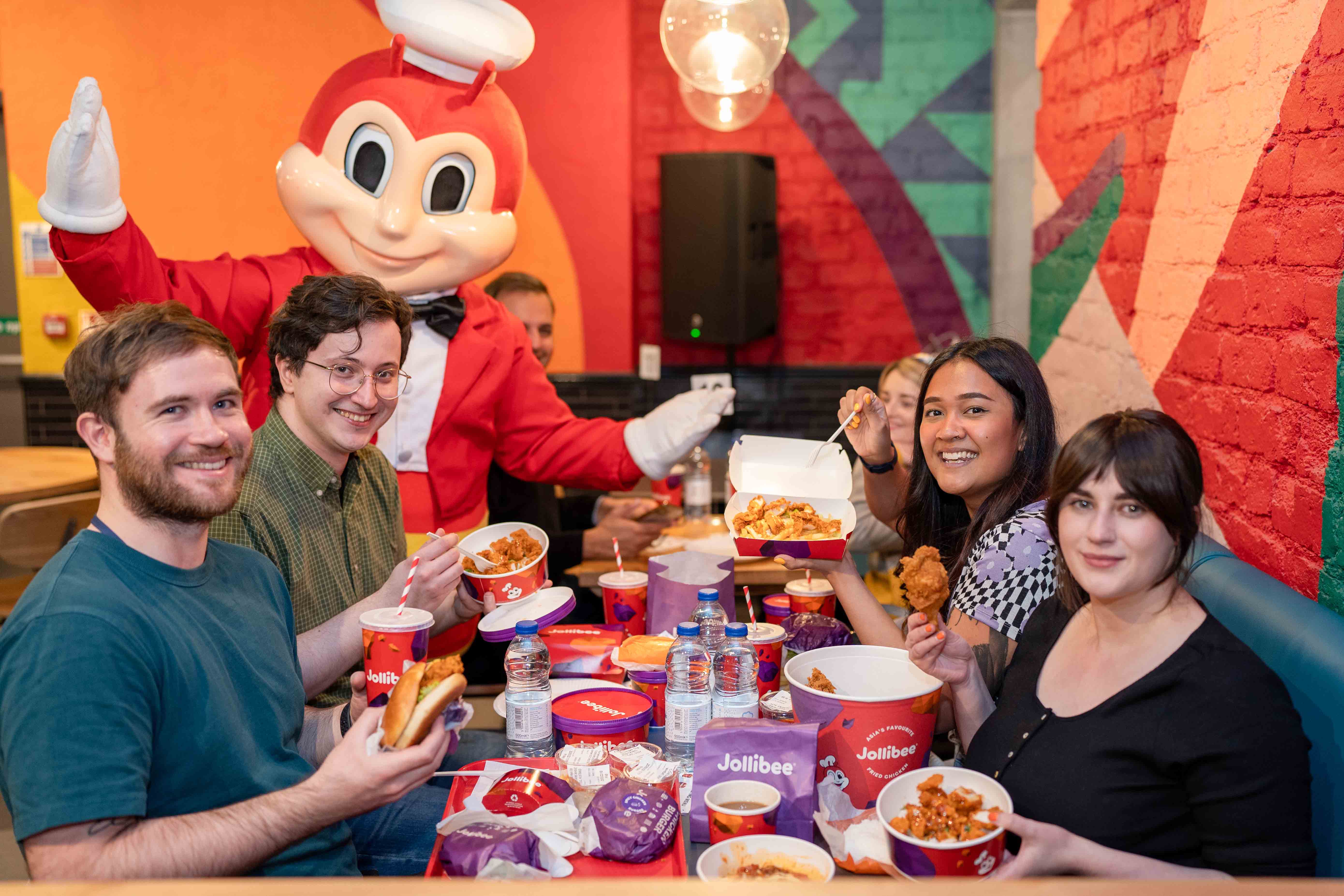 Jollibee UK Reports Robust Q3 2023 Growth Driven by Strong Consumer ...