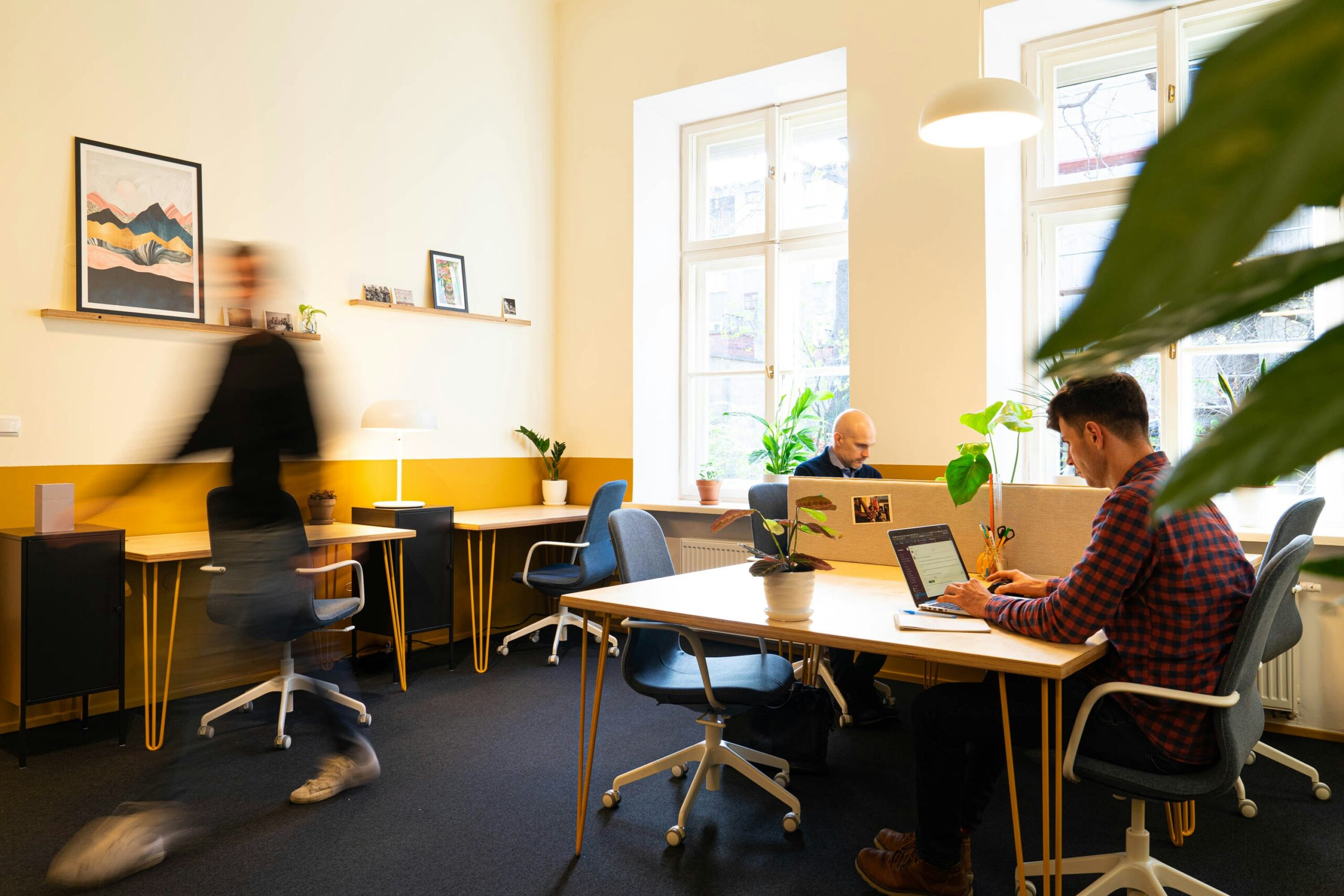 How Coworking Spaces Help Startups Cut Costs Without Compromising ...